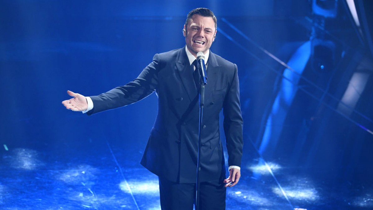 Tiziano Ferro anuncia su divorcio y cancela gira - La Opinión