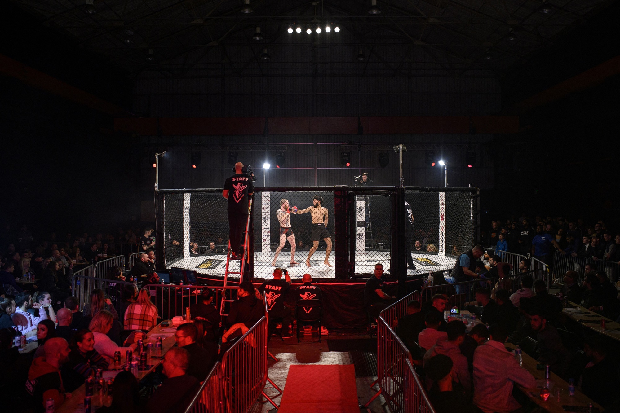 Peleador de MMA noquea brutalmente a su rival en tan solo siete ...