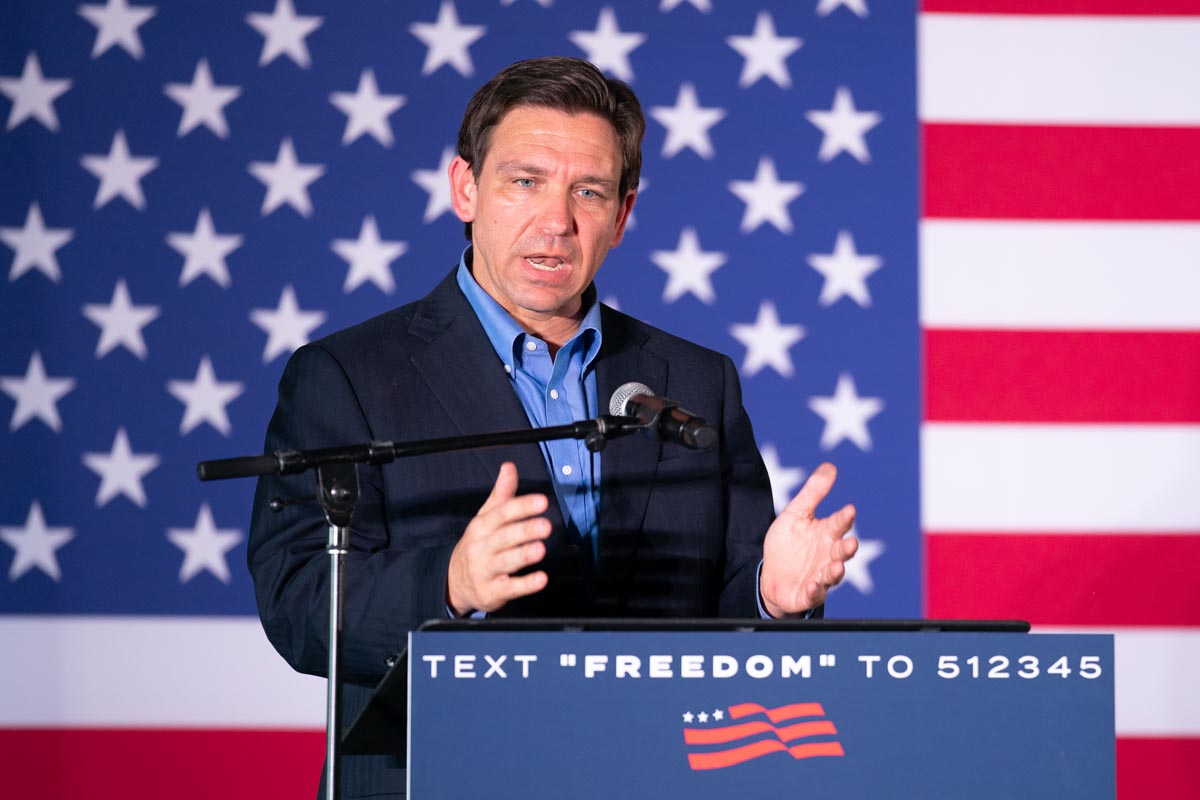 Ron DeSantis promete bajar a $2 dólares el galón de gasolina y relegar ...