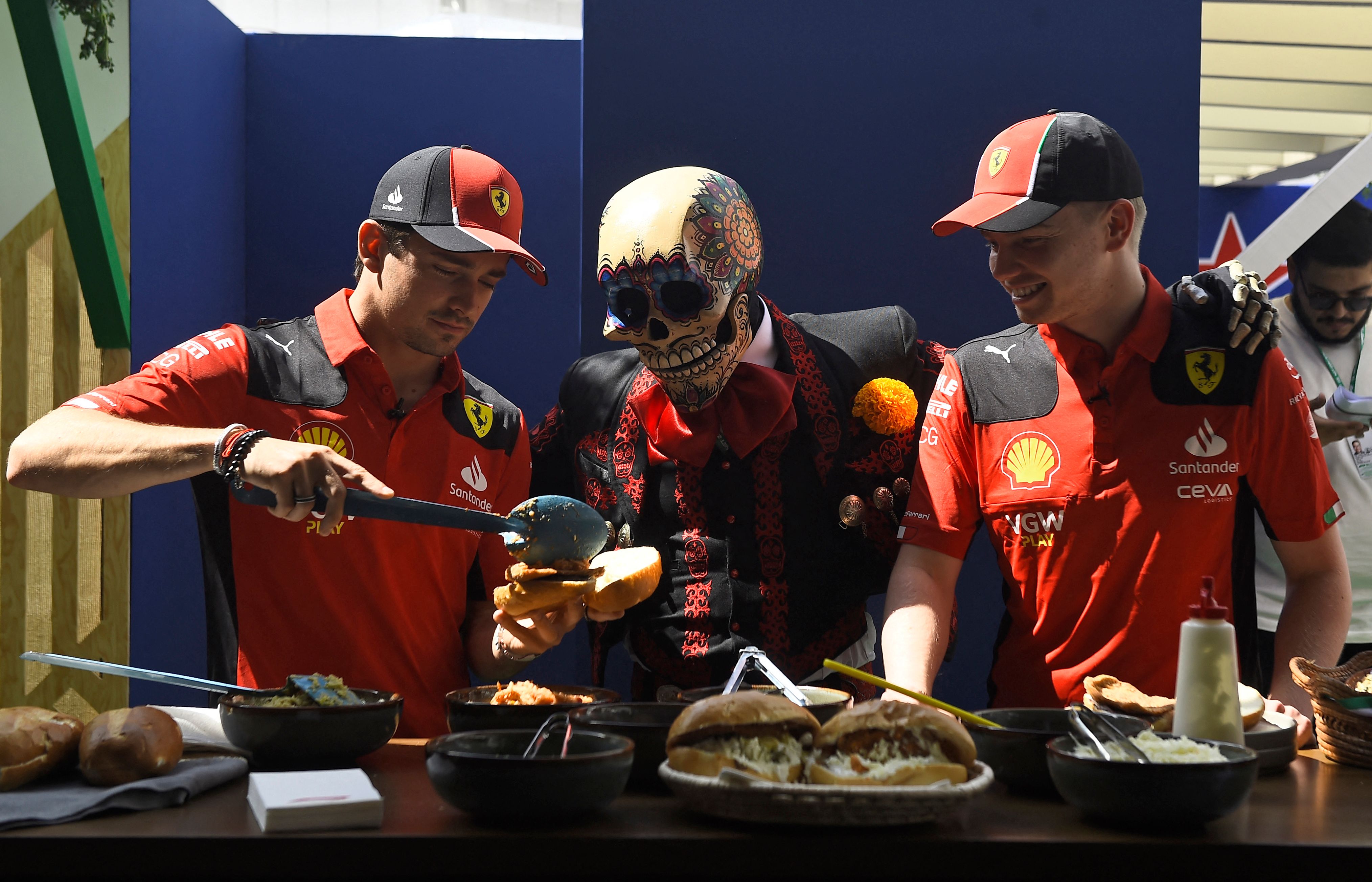 Charles Leclerc sorprende y prepara una torta de chilaquiles previo al ...