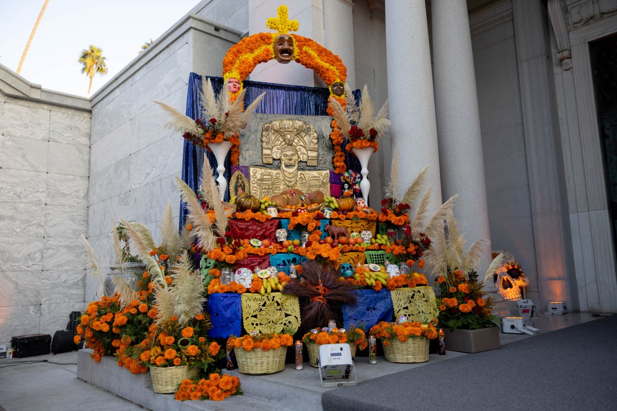 Día de Muertos: Kobe y Gianna Bryant tienen altar en el Festival anual ...
