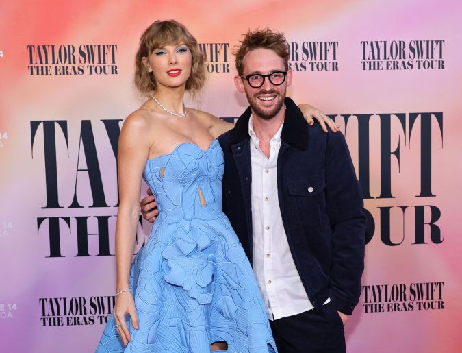 Taylor Swift causa furor en la premiere de su película "The Eras Tour ...