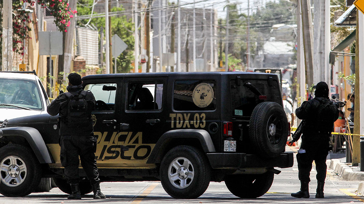 Policía De Jalisco Detiene A Una Mujer Que Llevaba Restos Humanos En La
