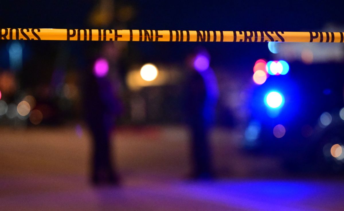 Policía De Los Ángeles Arresta A Sospechoso Que Se Atrinchera En Un