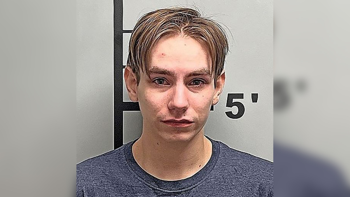 La Policía de Arkansas arrestó a un rapero que escribió letras sobre querer matar al presidente ...