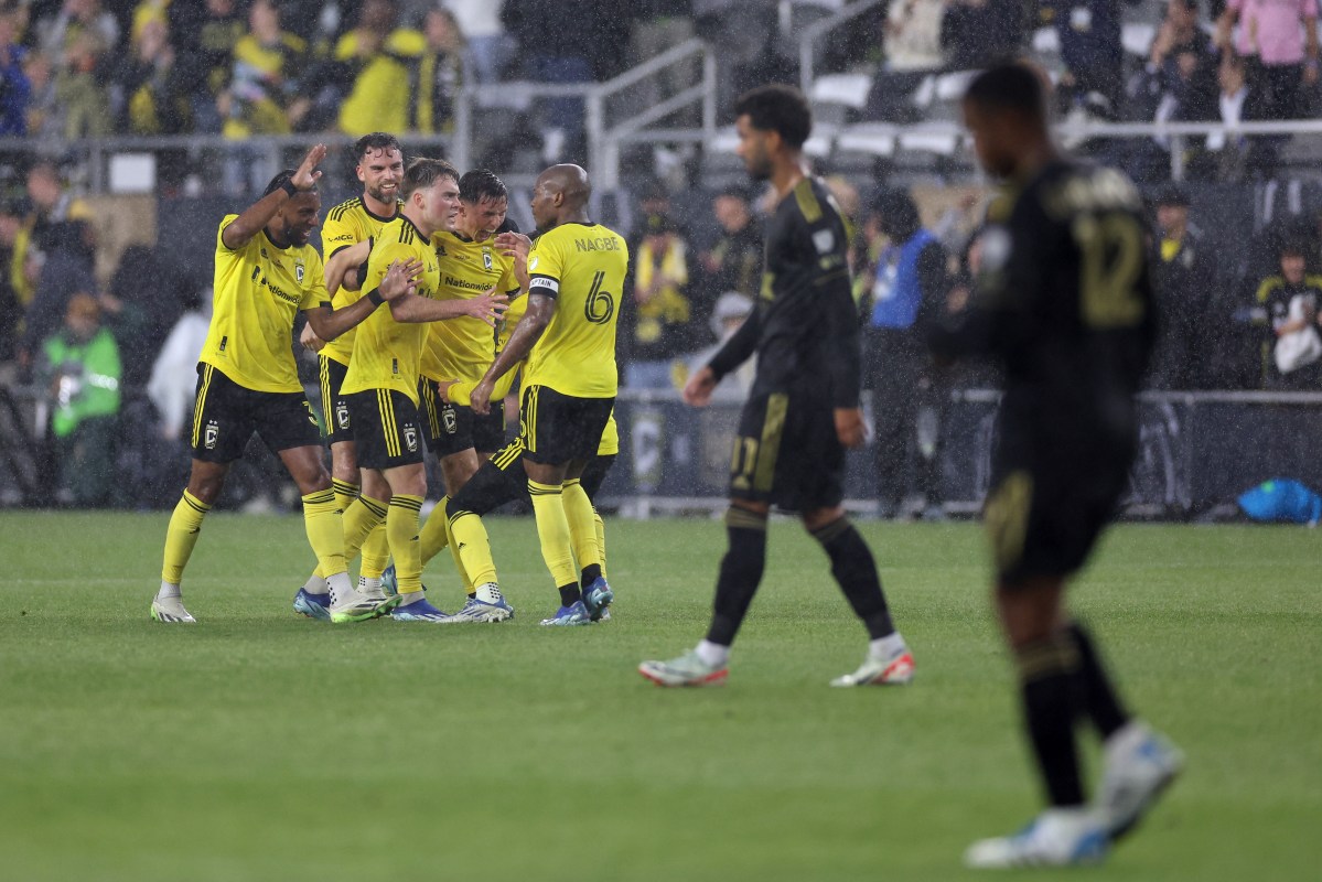 Carlos Vela y el LAFC se quedan sin bicampeonato al caer derrotados ante el Columbus Crew en ...