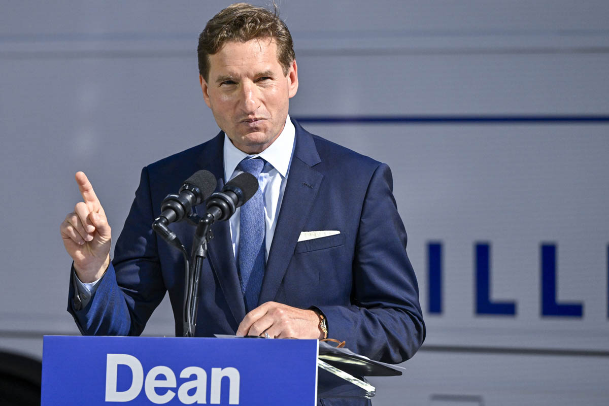 Dean Phillips, aspirante presidencial demócrata, promete integrar un ...
