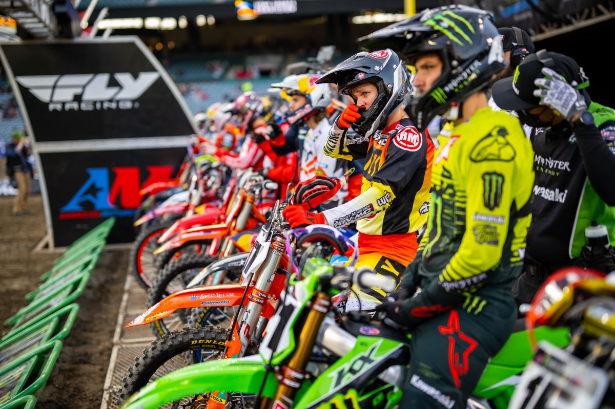El espectáculo de las motos Supercross llega a Anaheim en el 50 ...