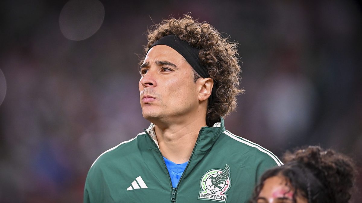 Ricardo La Volpe le lanza un “dardo” a Guillermo Ochoa - La Opinión