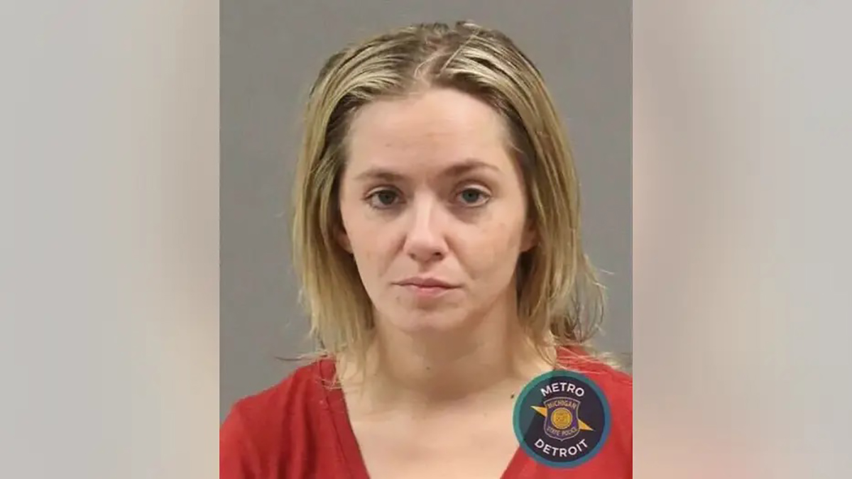 Acusan a madre de Michigan que mató a golpes a su hija de 8 años y ...