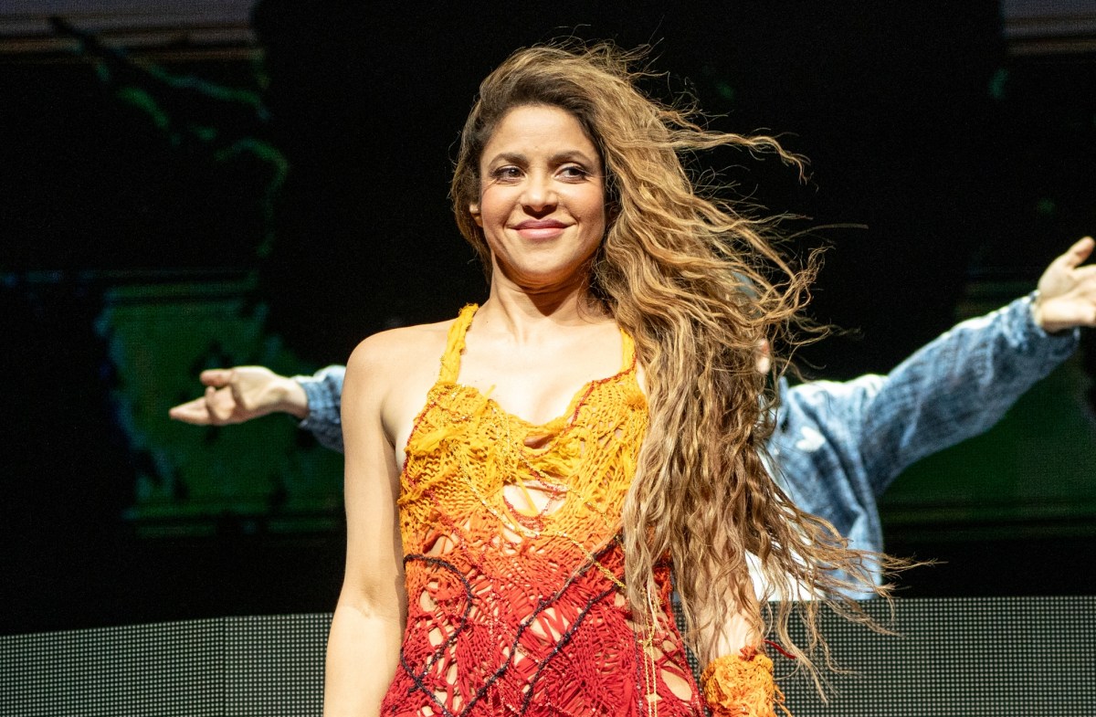 Shakira anuncia las primeras fechas de su gira mundial "Las Mujeres Ya No Lloran" - La Opinión