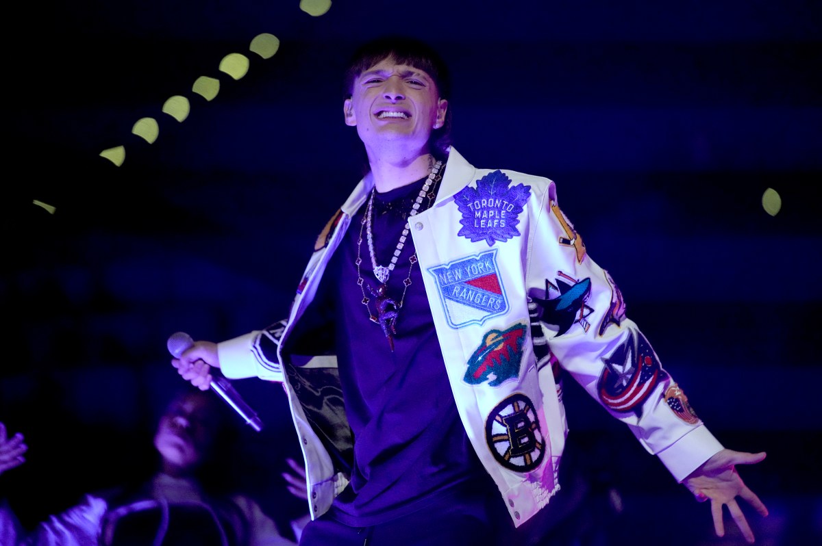 Peso Pluma ¿Con cambio de look? ¡Míralo aquí! - La Opinión