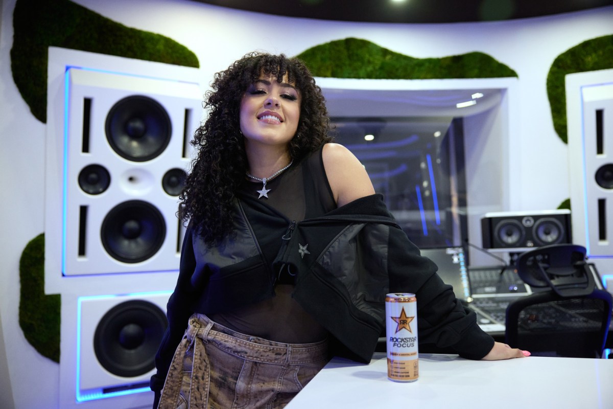 GiL, lista para mostrarse al mundo - La Opinión