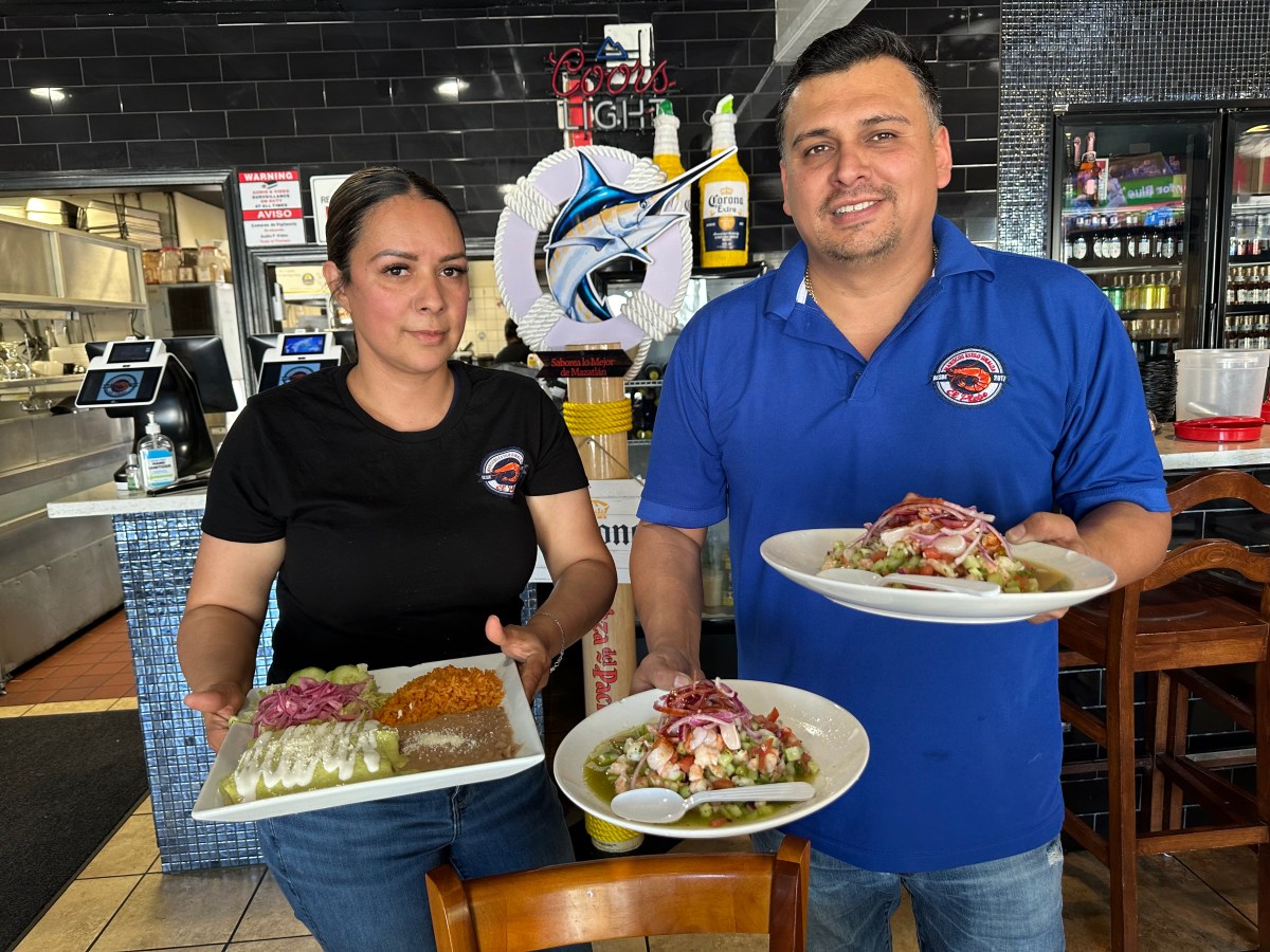 Pareja vence el miedo: ya tienen dos restaurantes de mariscos El Plebe ...