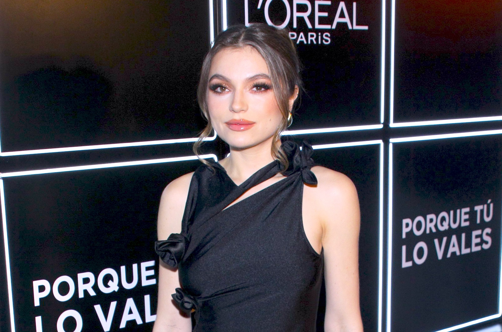 Sofía Castro posa en bikini rojo e informa que bajó 13 kilos en 4 años - La Opinión