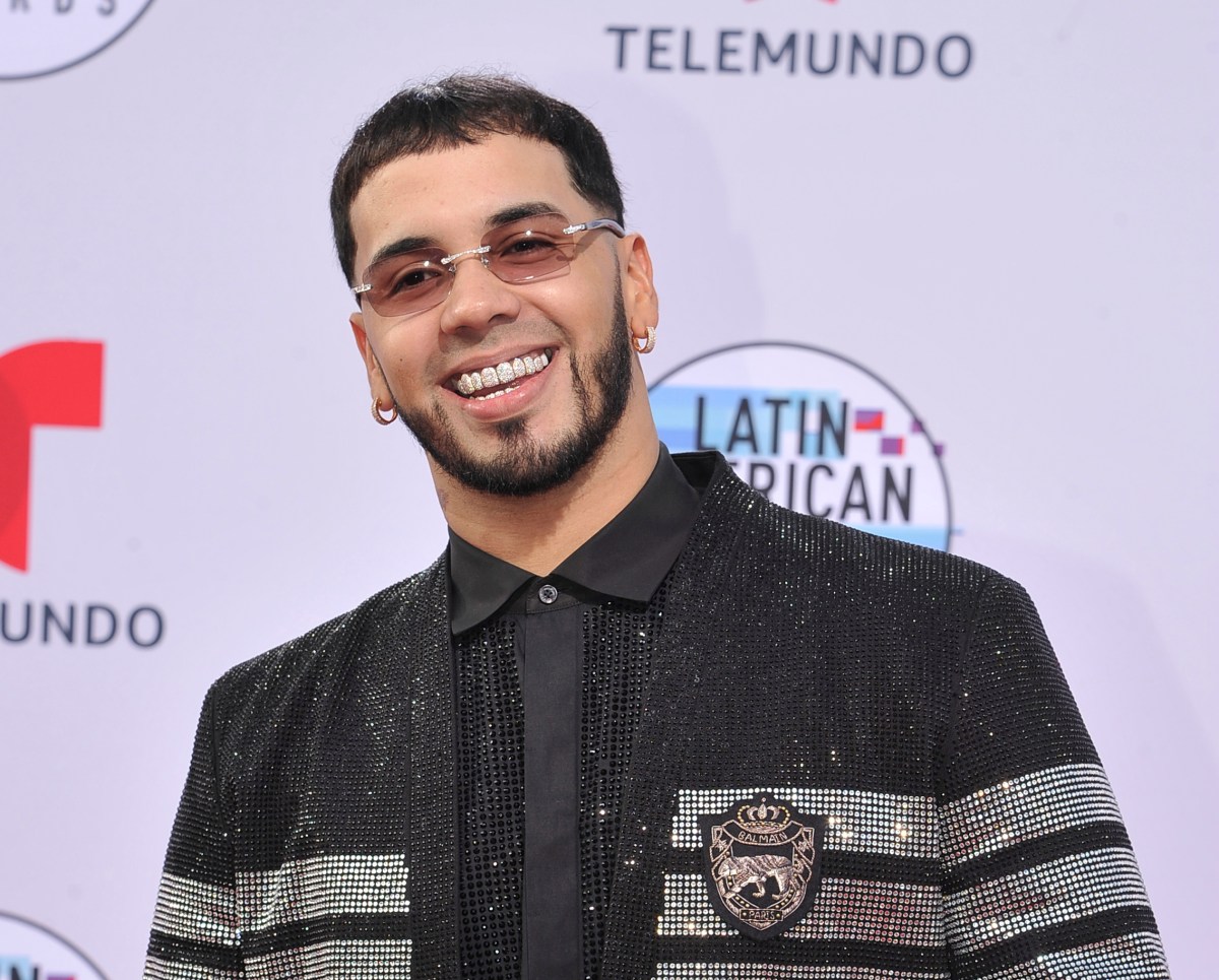 Anuel disfruta su faceta de papá y compartió varias fotos junto a sus ...
