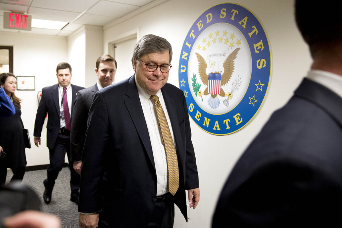 Bill Barr, exfiscal general, vislumbra que los cargos penales en contra ...
