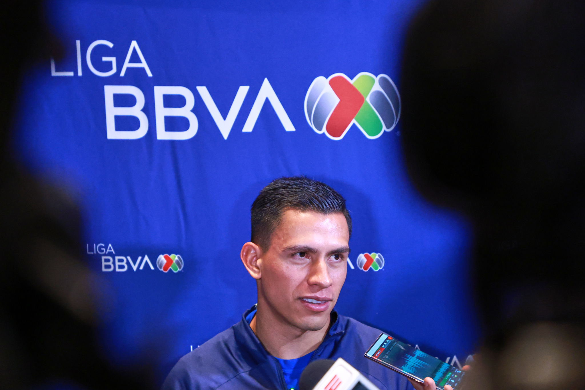 Luis Malagón afligido en su regreso a México tras perderse la Copa ...