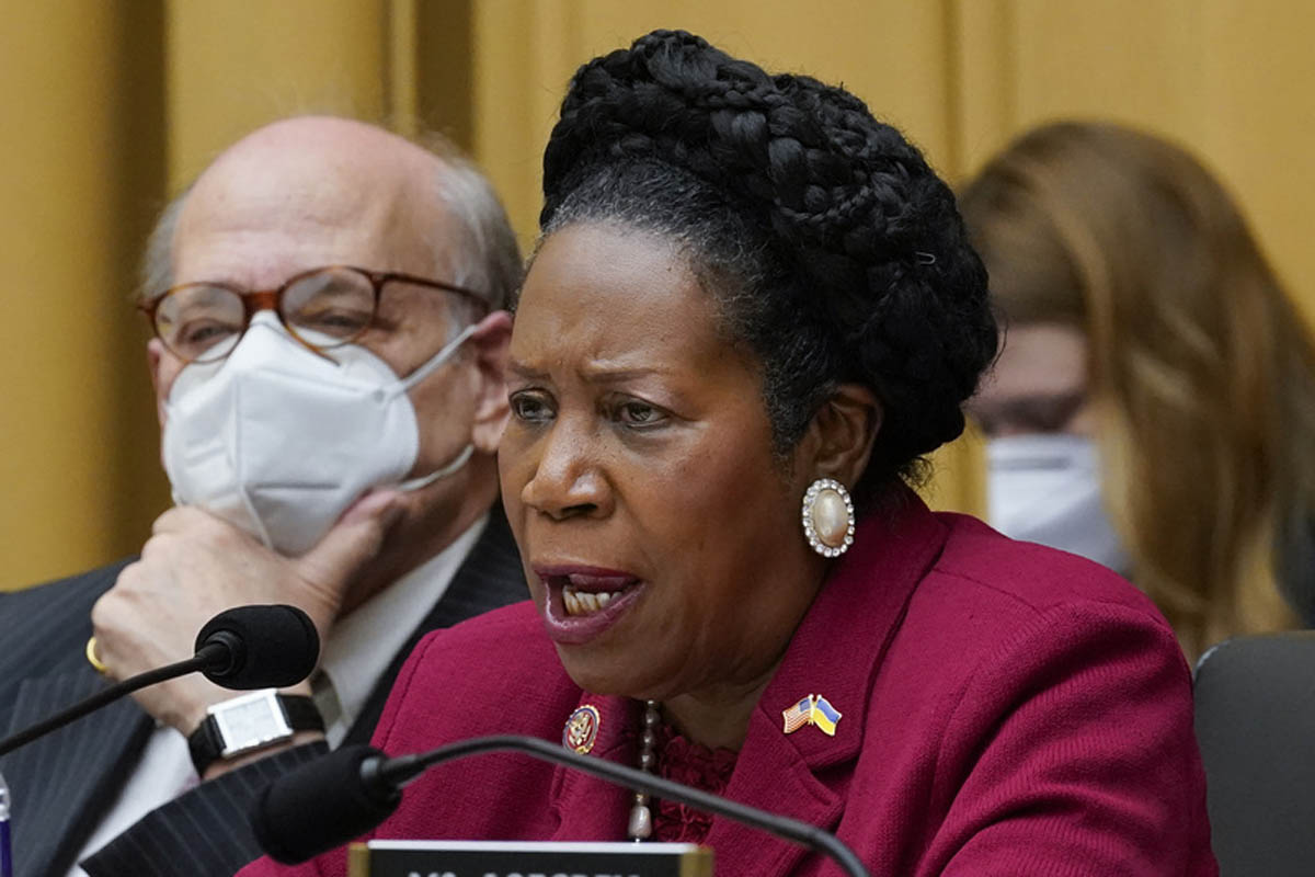 La demócrata Sheila Jackson Lee pide orar por ella frente al cáncer de ...