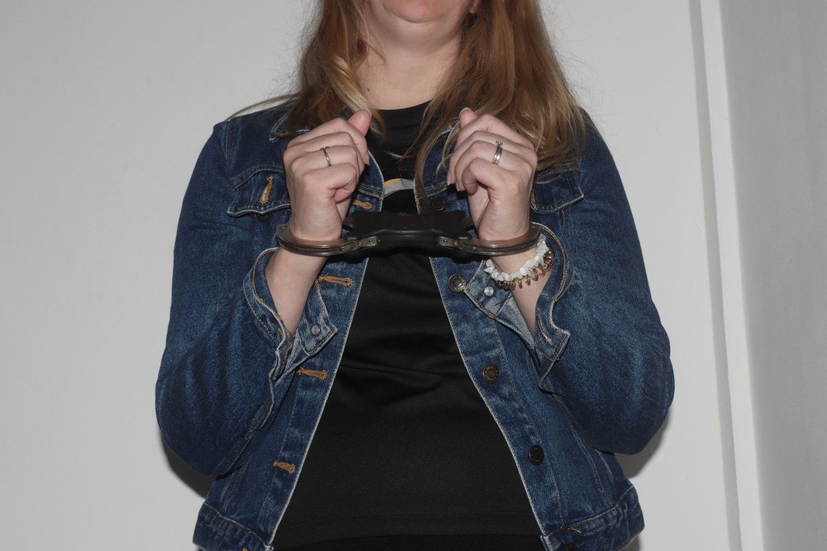 Violenta agresión en piscina de Nueva Jersey: mujer ataca a niño y a ...