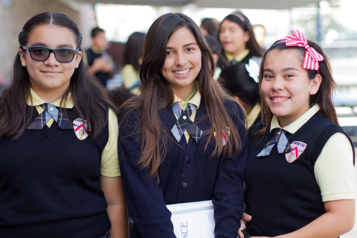 Estudiantes motivados y comprometidos en Prepa Tec LA - La Opinión