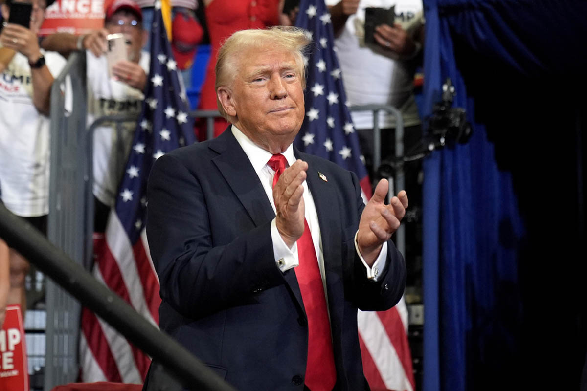 Trump reconoce que se sentiría honrado de incluir a Kennedy Jr. entre ...
