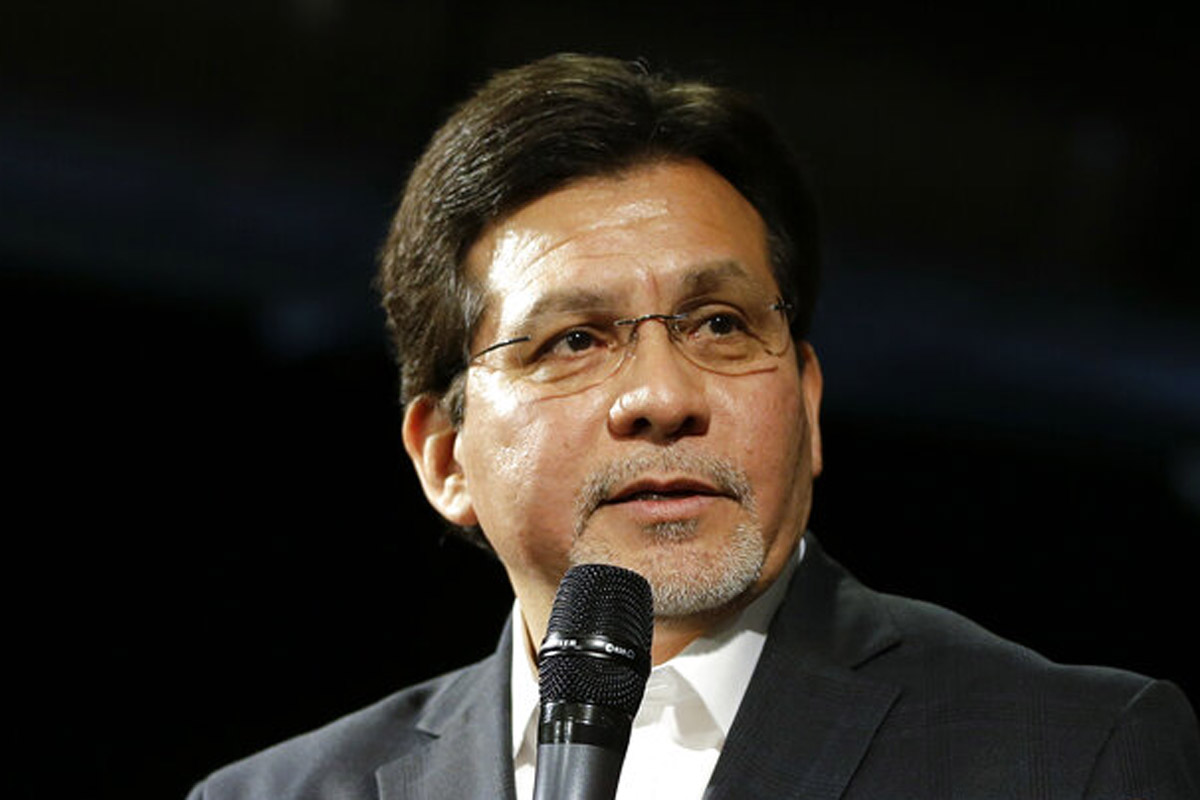 Exfiscal Alberto Gonzales respalda a Kamala Harris y advierte sobre lo ...