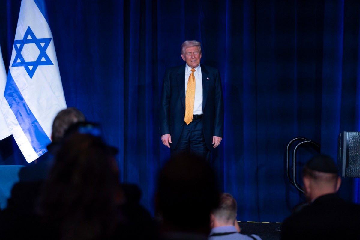 Trump dice que judíos que voten por Harris deberían "examinarse de la ...