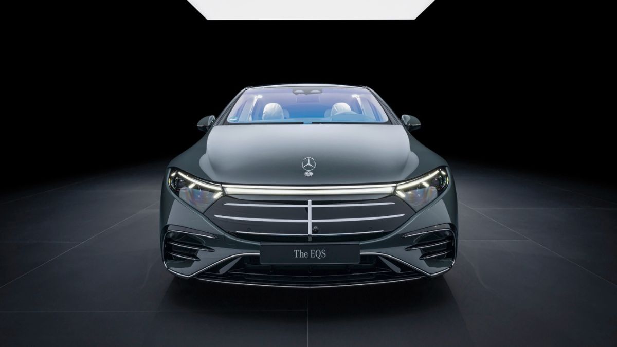 Récord Guinness para el Mercedes-Benz EQS por su autonomía - La Opinión
