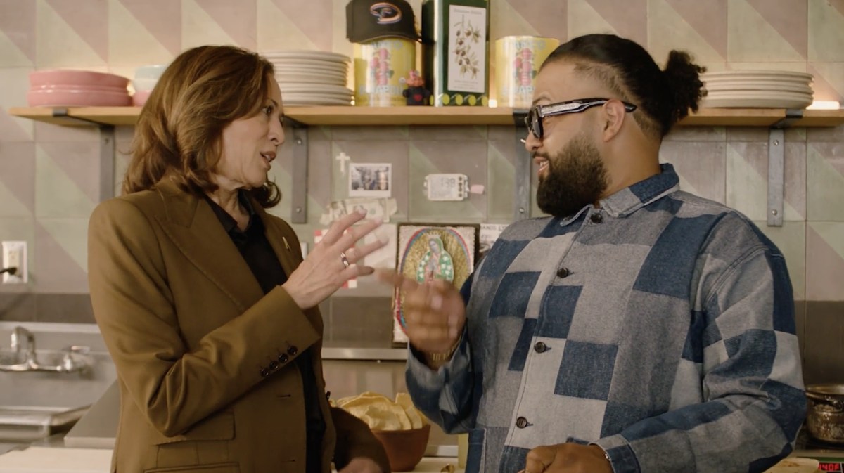 Kamala Harris en Arizona: habla con chef de comida y plan de ...
