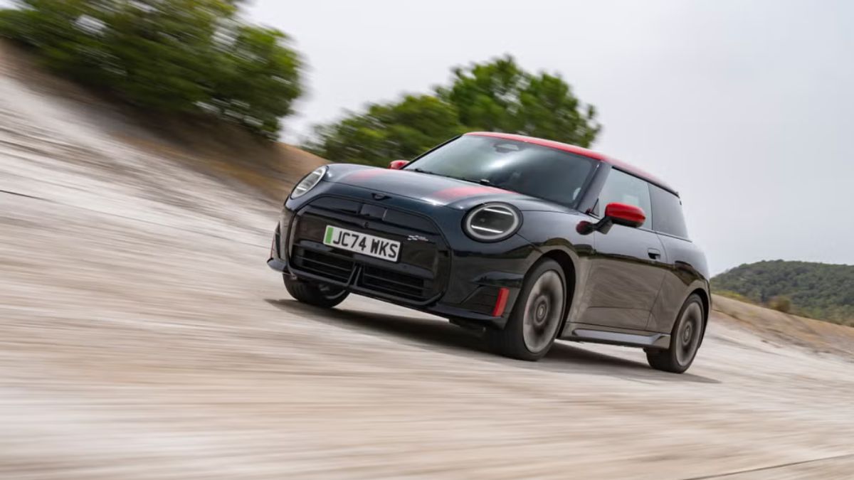 Mini John Cooper Works 2024 y su salto al futuro - La Opinión