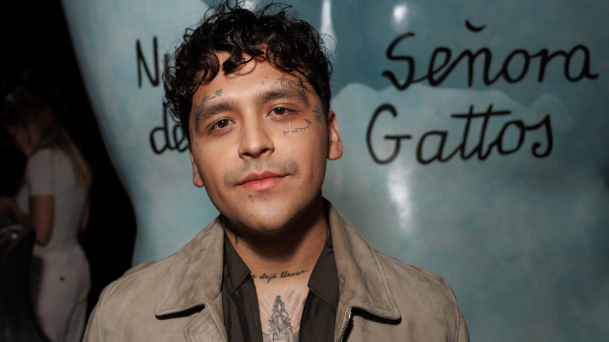 Christian Nodal prepara su debut con línea de ropa - La Opinión
