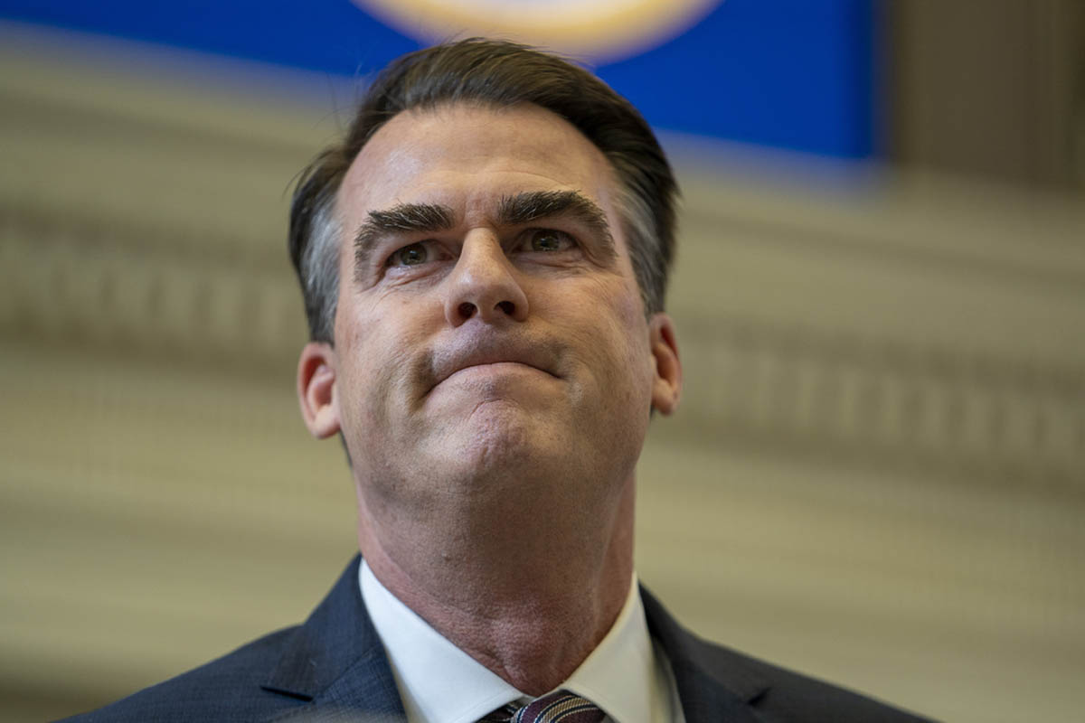 Gobernador de Oklahoma apoyará las deportaciones masivas de inmigrantes ...