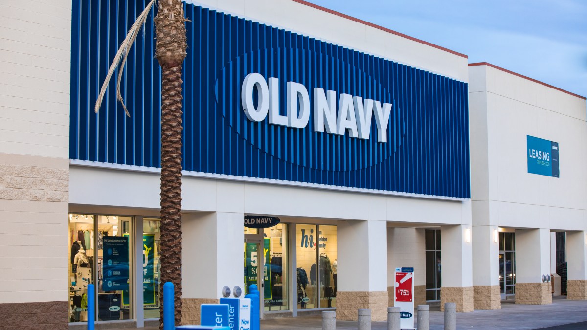 Los 5 artículos que debes comprar en Old Navy para ahorrar mucho dinero ...