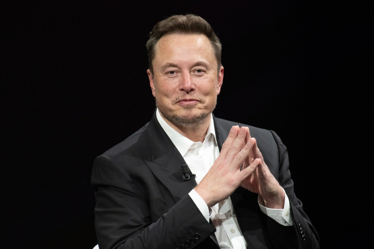 Elon Musk es la primera persona en superar los $400,000 millones en patrimonio - La Opinión