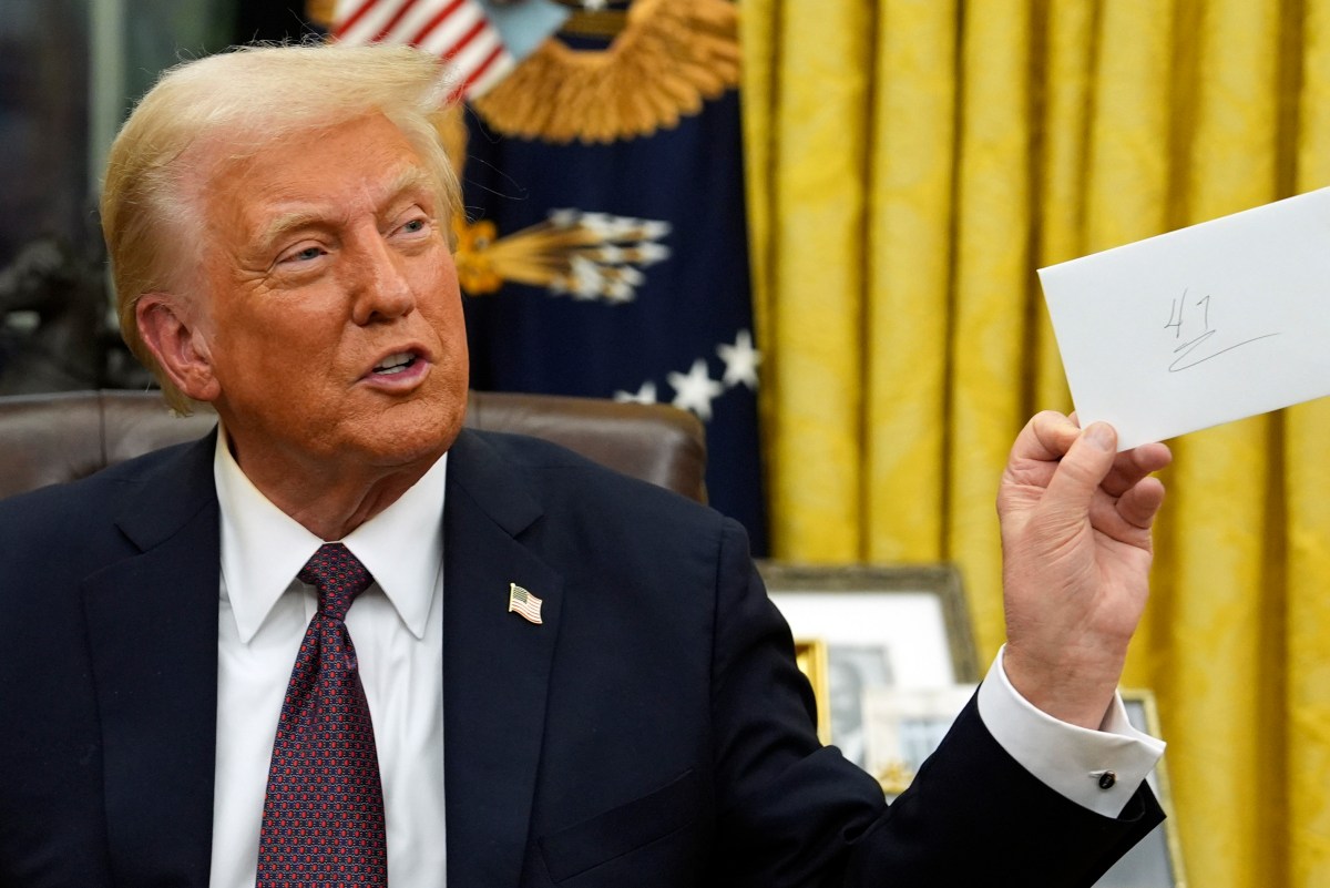 Trump firma una orden ejecutiva y ordena retiro de Estados Unidos de la ...
