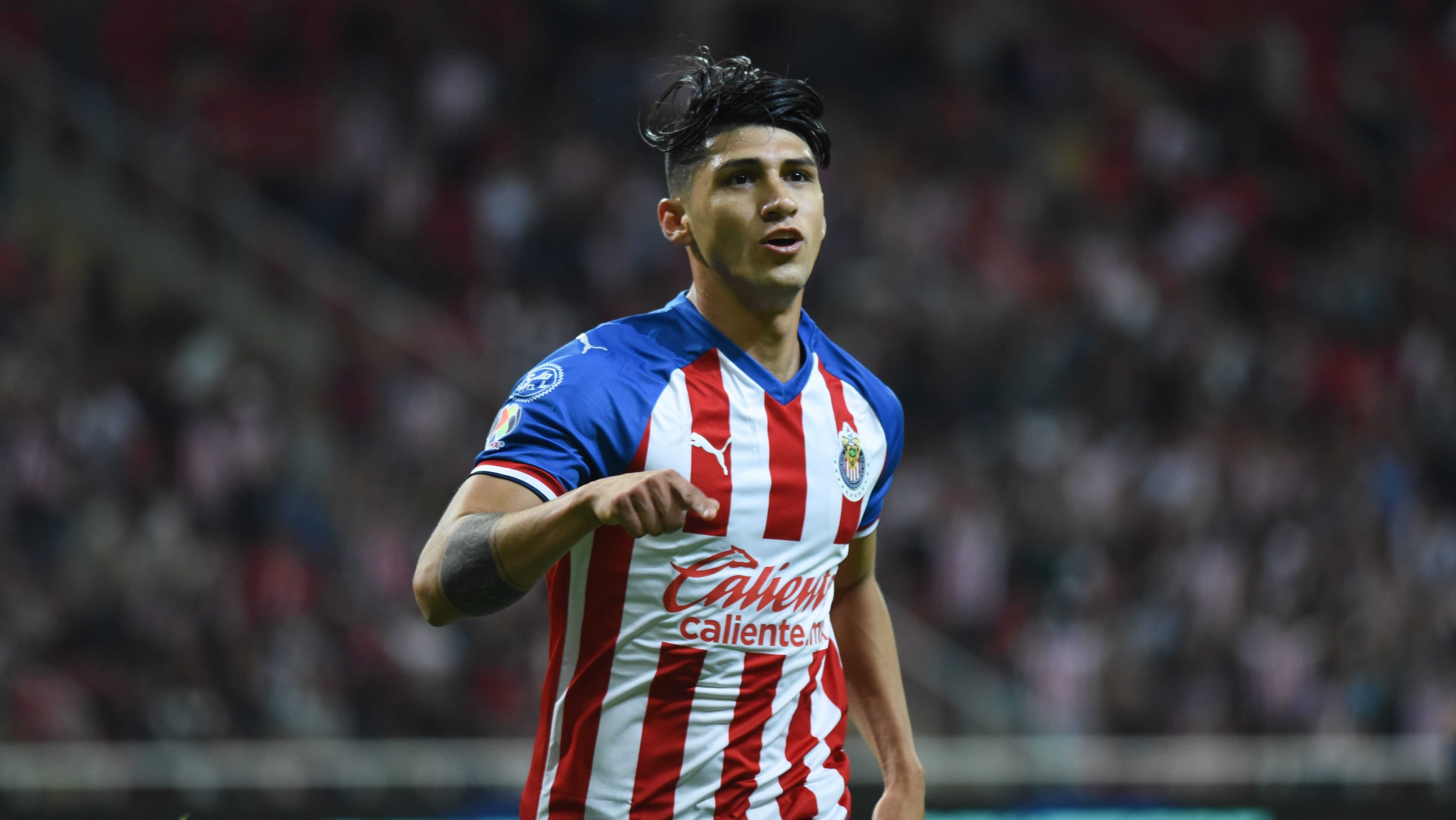 Alan Pulido está de regreso oficialmente con las Chivas para el torneo ...