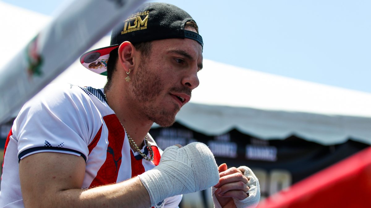 Omar Chávez quiere pelear con Canelo para vengar a su hermano - La Opinión