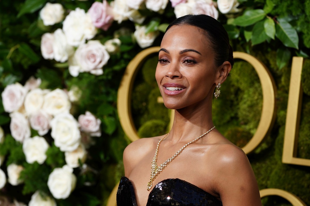 Emocionante momento: Zoe Saldaña se quiebra al recibir su primer Golden ...