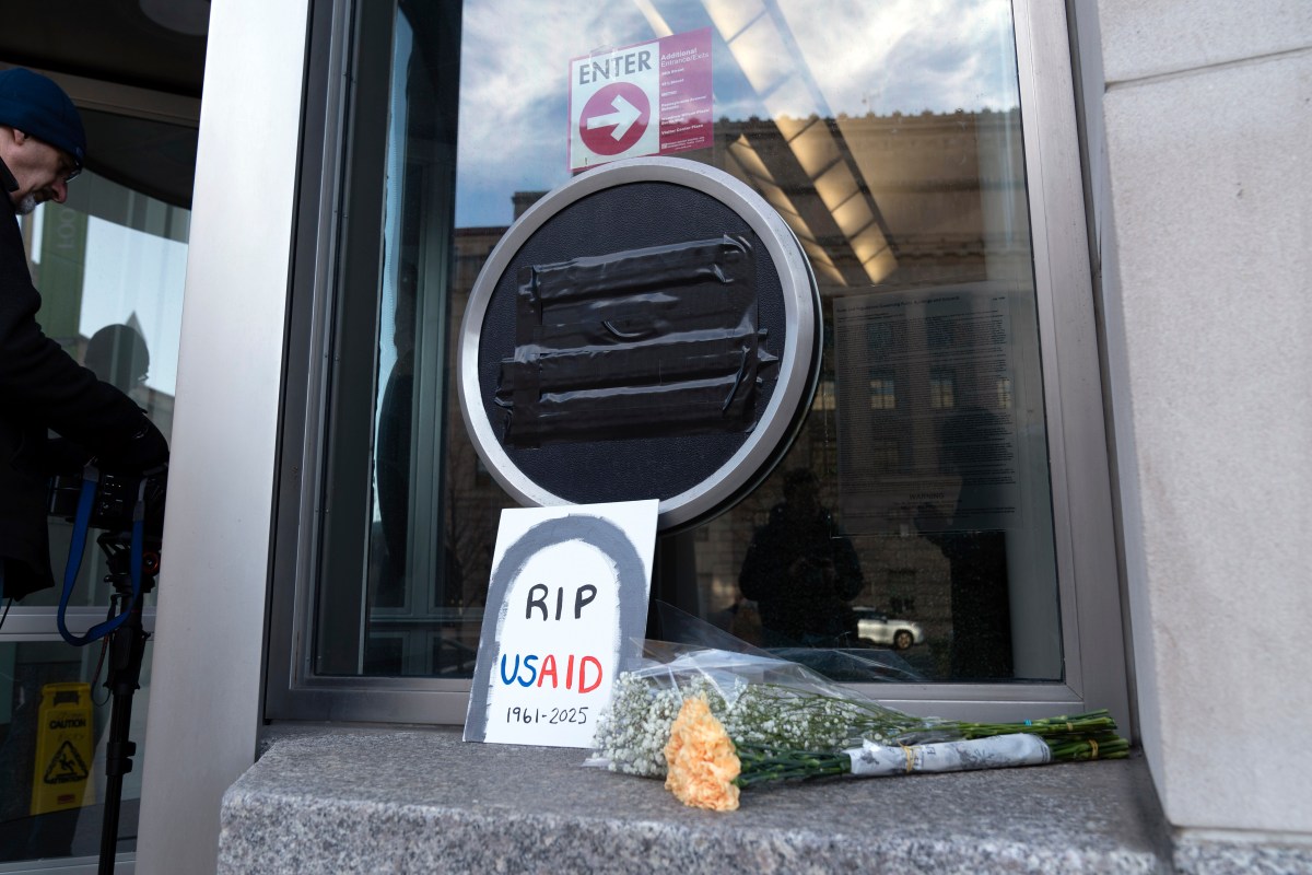 Juez ordenó cesar esfuerzos de cerrar USAID y dijo que su cierre ...