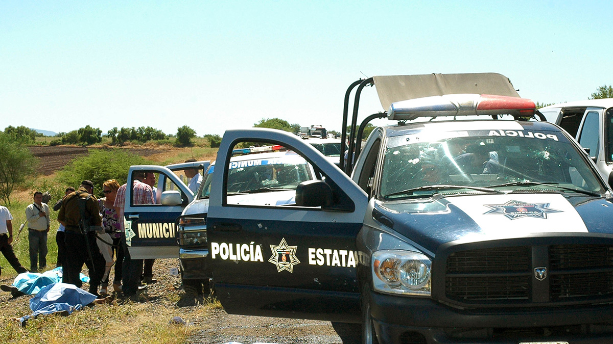 Ataques del CJNG en Michoacán dejan tres muertos y avionetas destruidas ...