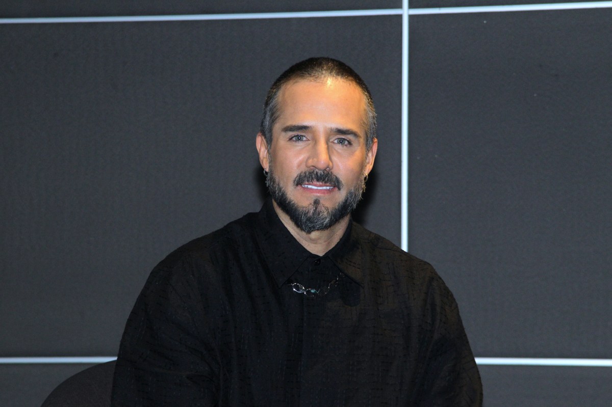 ¿José Ron estrena romance? El actor responde - La Opinión