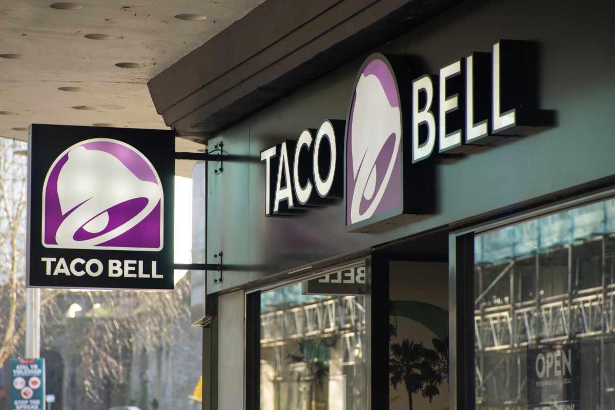 Taco Bell lanza nuevos churros con sabor a torta de cumpleaños - La Opinión