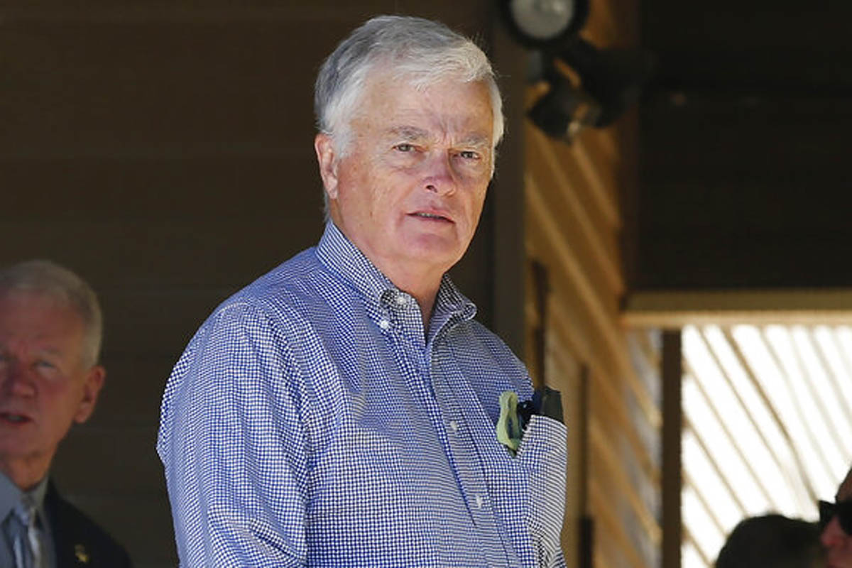 Juez ordena a la administración Trump devolver empleos a trabajadores a ...