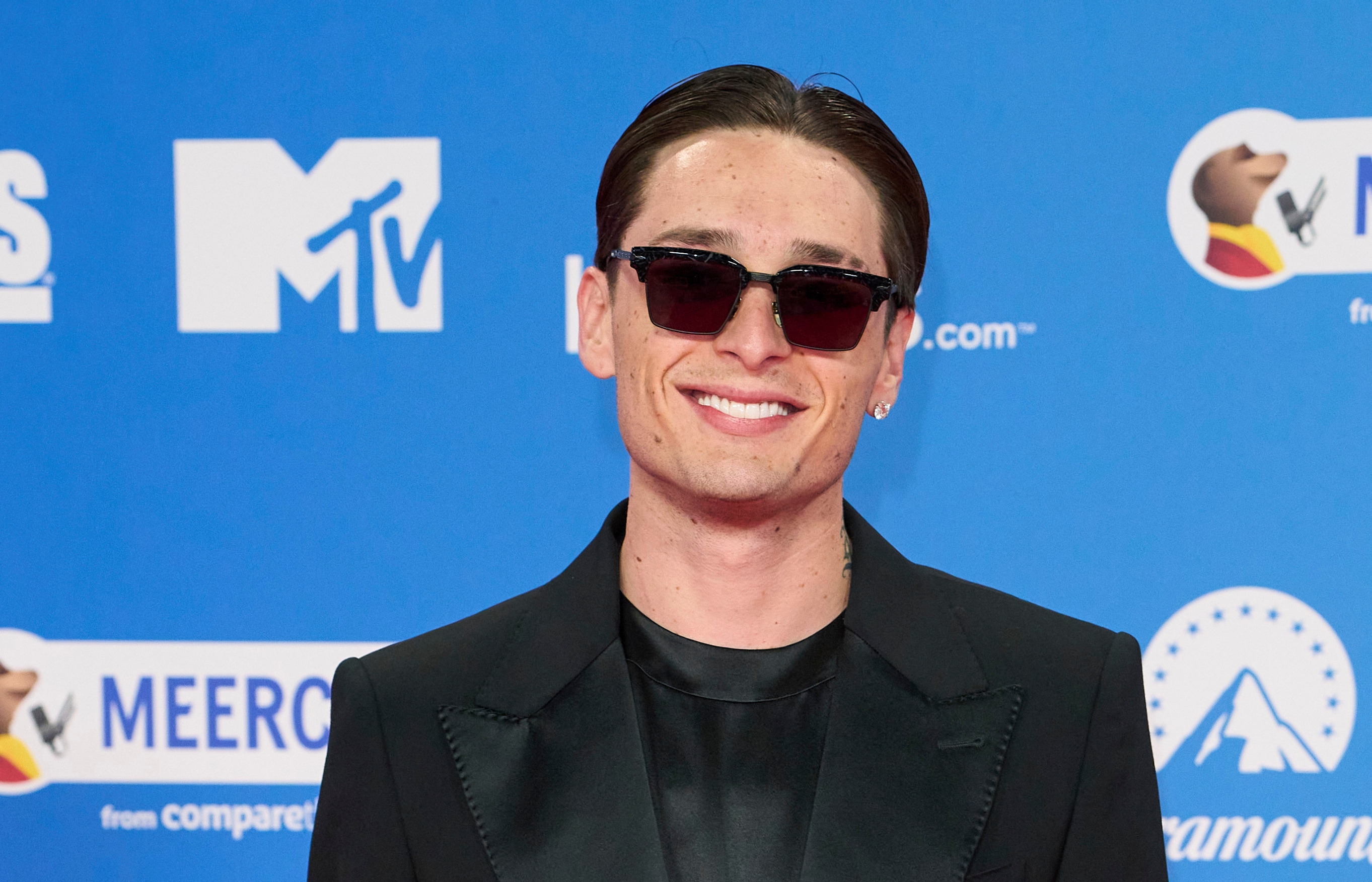 Peso Pluma recibe el premio BMI como compositor del año - La Opinión