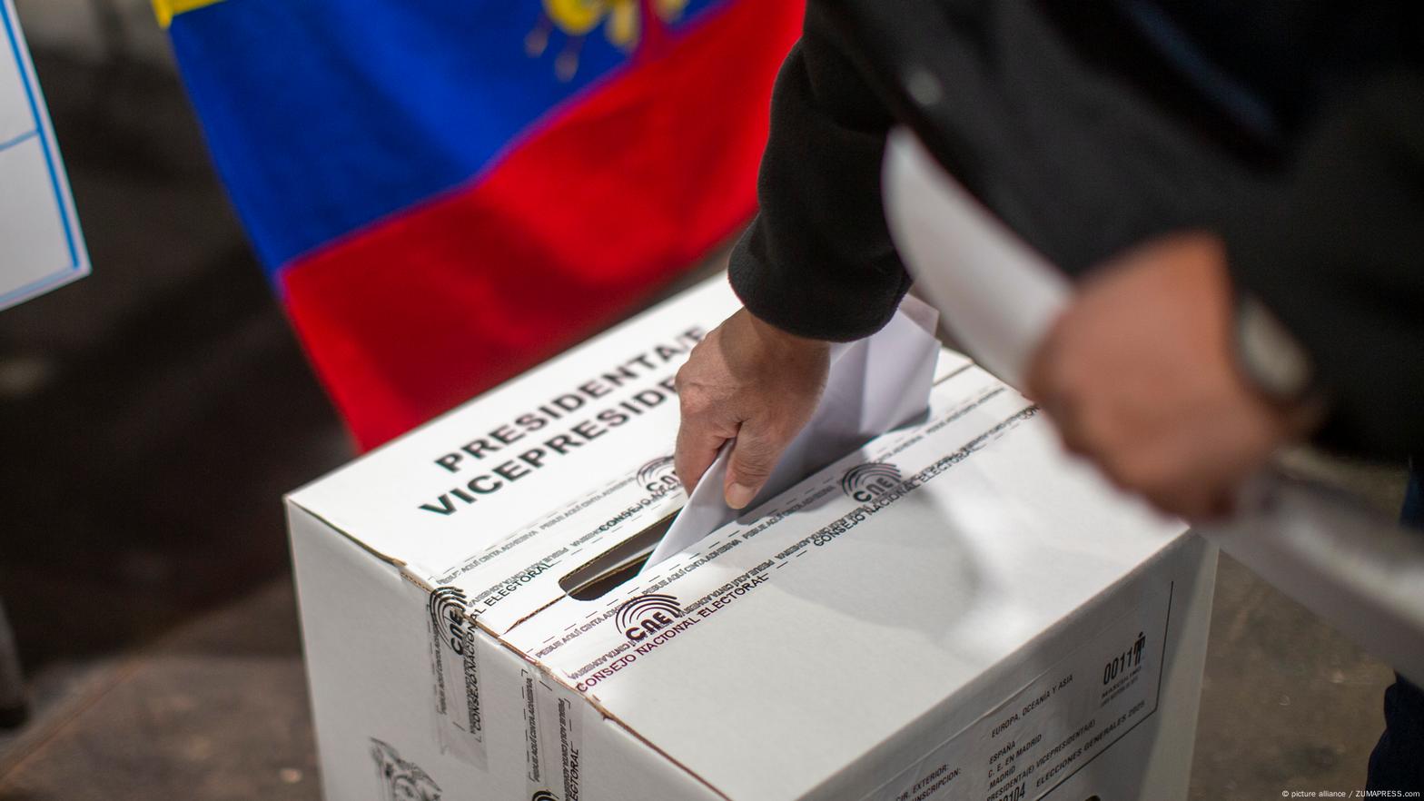 Ecuador inaugura votaciones de las elecciones en el exterior - La Opinión