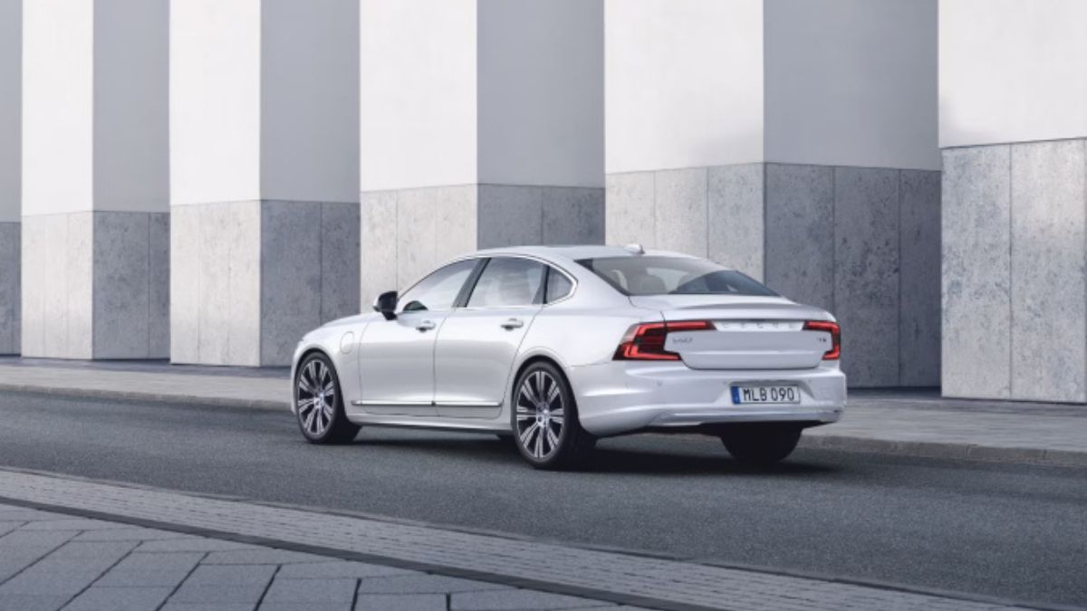 Volvo retira el S90 de EE.UU. por costos de importación - La Opinión