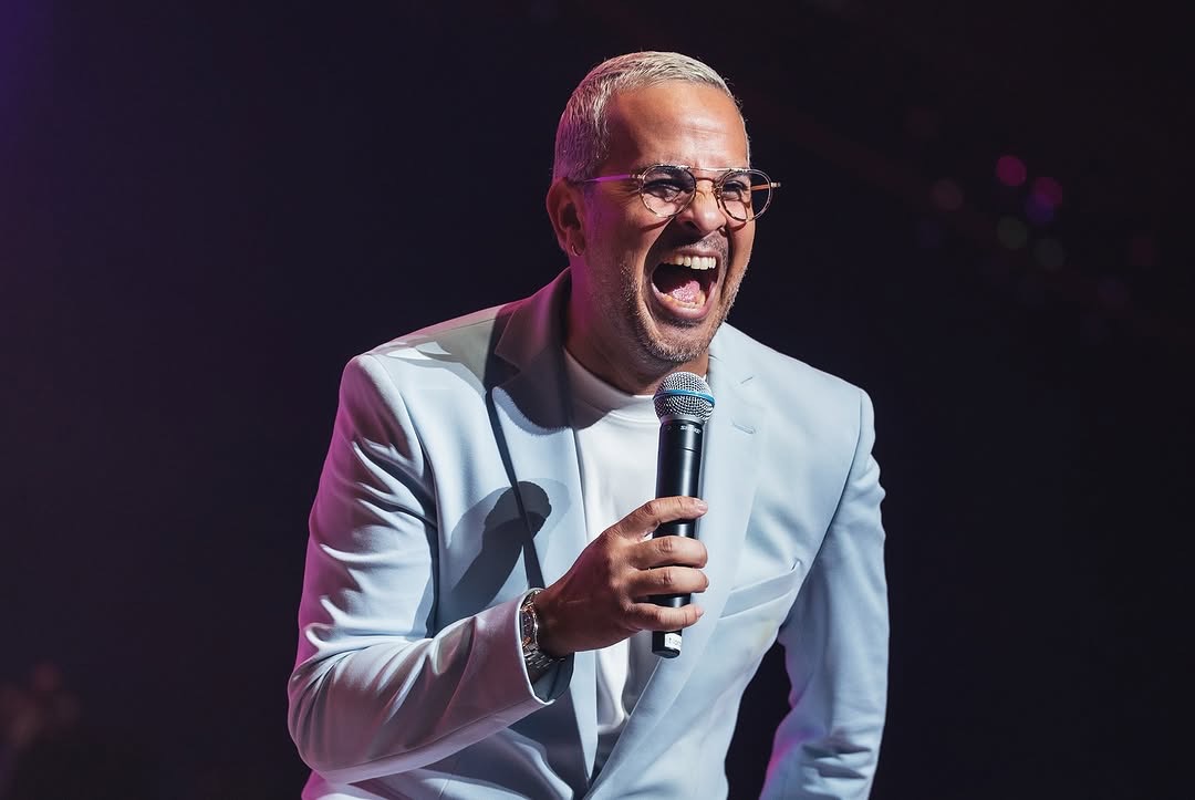 Norberto Vélez canta al estilo de sus camaradas - La Opinión