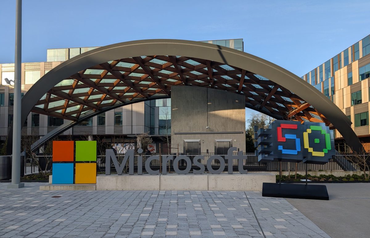 Los tres CEO de Microsoft se reúnen por los 50 años de la empresa con la inteligencia artificial ...