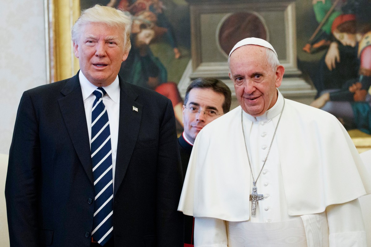 Donald Trump viajará a Roma para el funeral del papa Francisco - La Opinión
